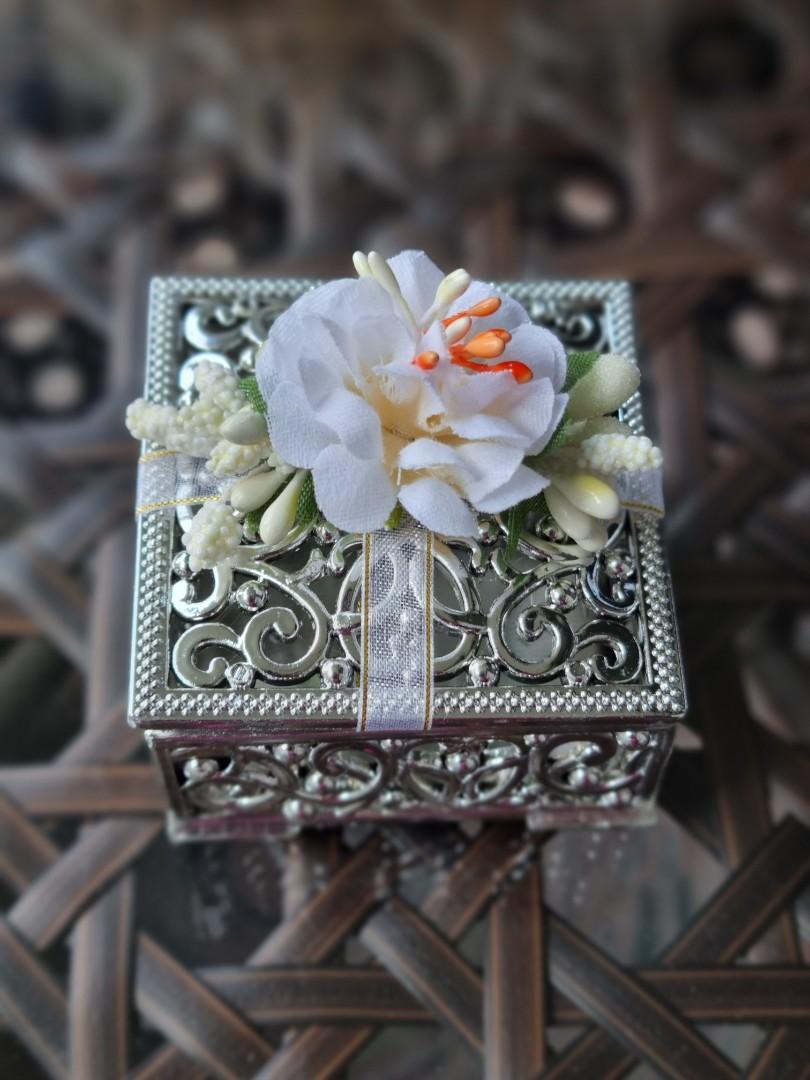 Bunga Rampai/ bunga rampai holder, Hobbies & Toys, Stationery & Craft ...