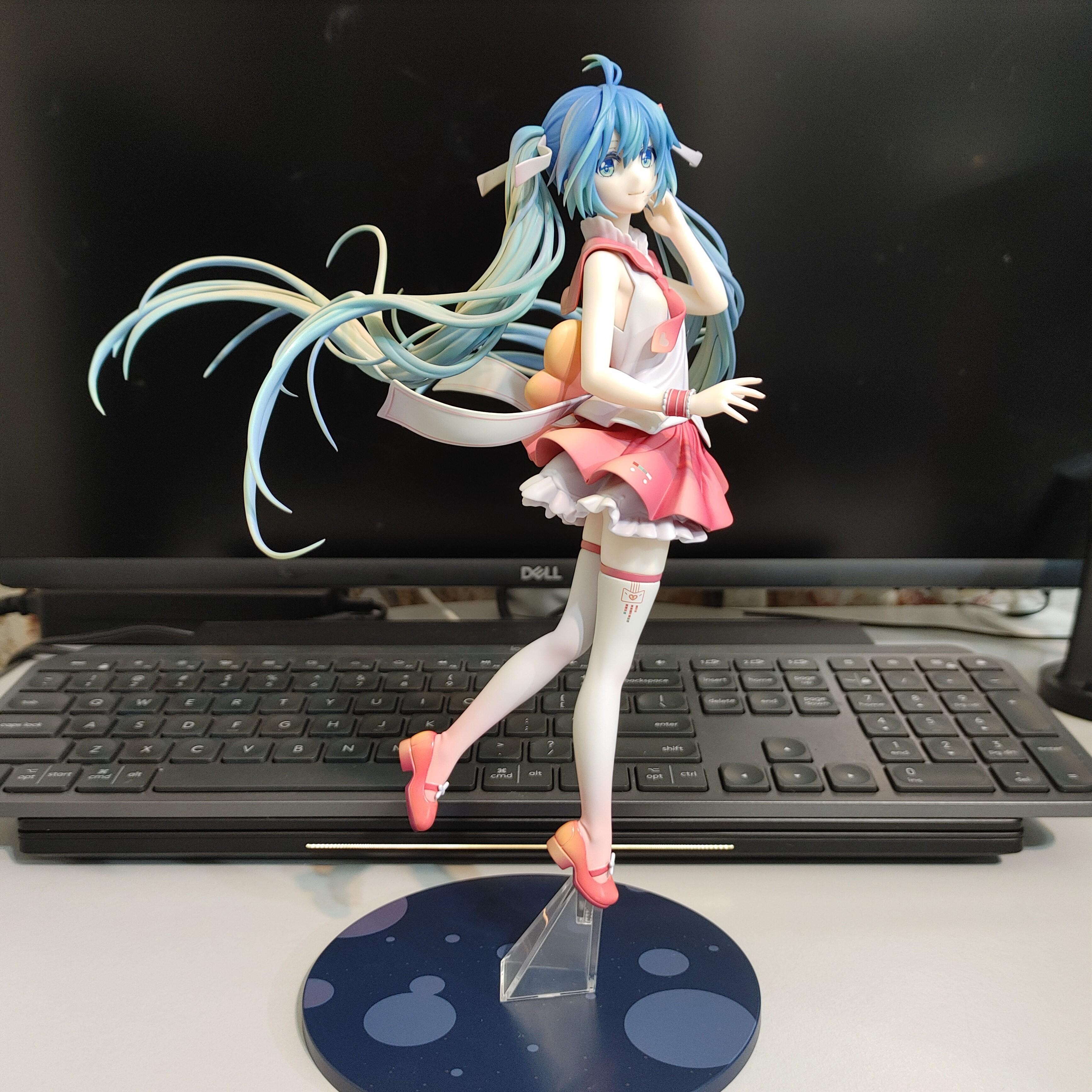 Hatsune Miku The First Dream Ver. 1/8 Scale Figure (Max Factory ...