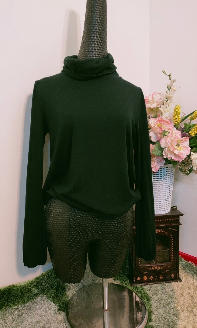 Inner turtle neck, Women's Fashion, Tops, Sleeveless on Carousell