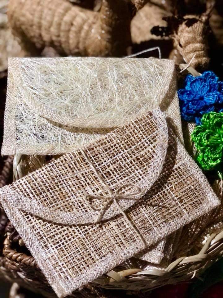 Native envelope, Women's Fashion, Bags & Wallets, Wallets & Card ...