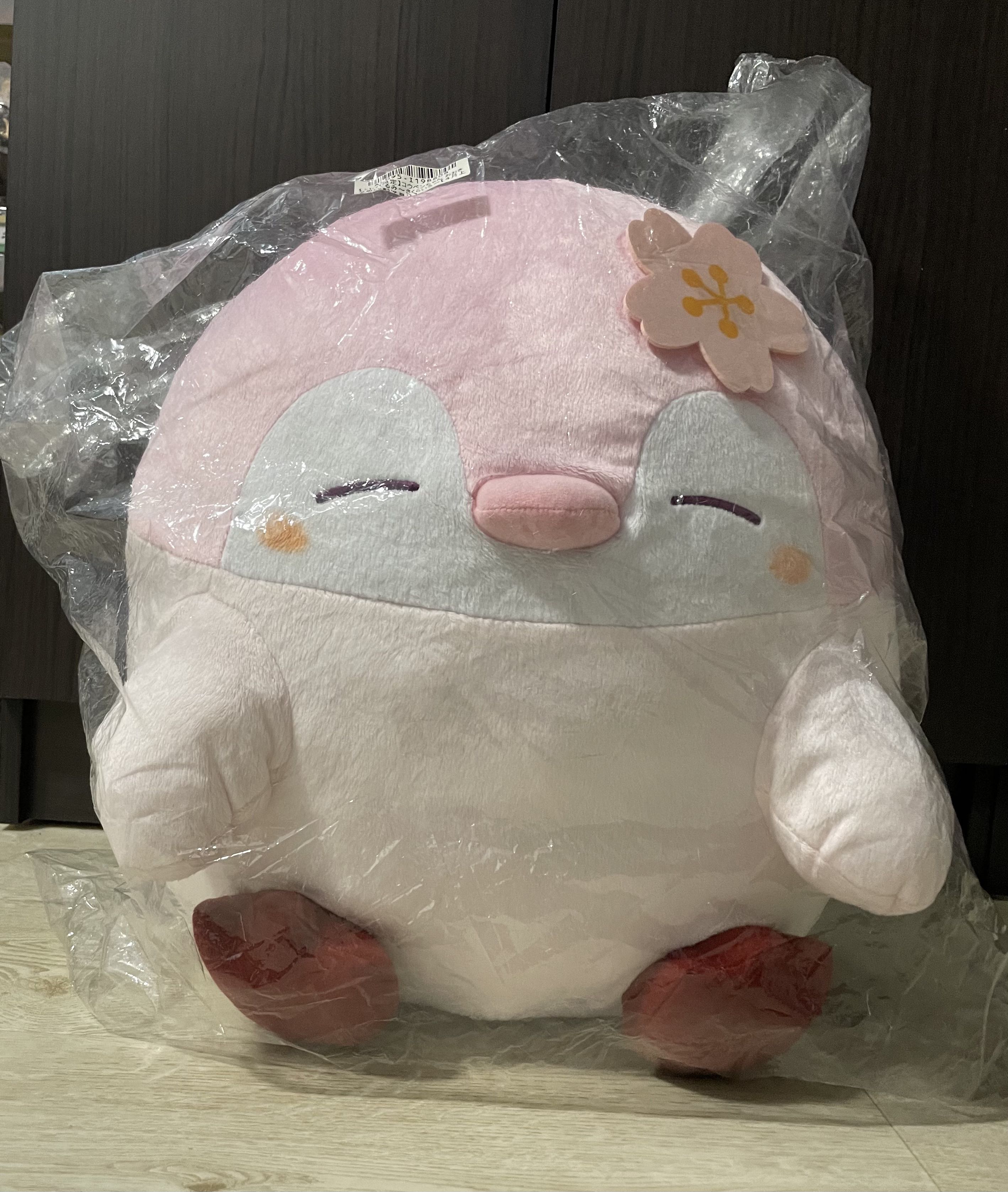 Toreba Plushies pink penguin stuffed toy, Hobbies & Toys, Toys & Games ...