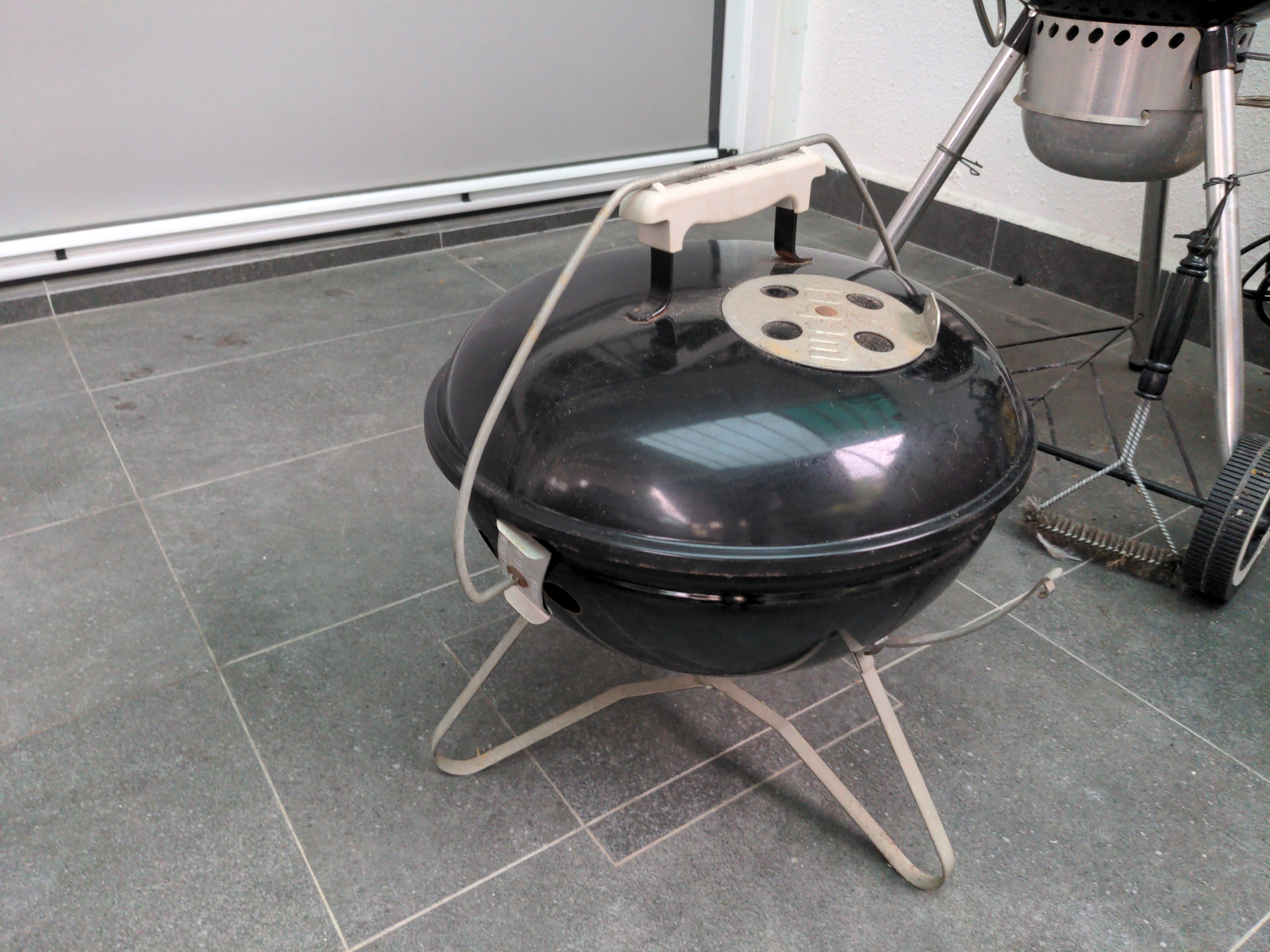 Weber Mini Joe grille original, TV & Home Appliances, Kitchen ...