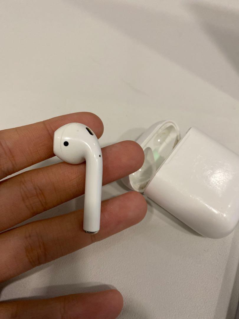 Airpods 2 A2031 Left airpod, Audio, Earphones on Carousell