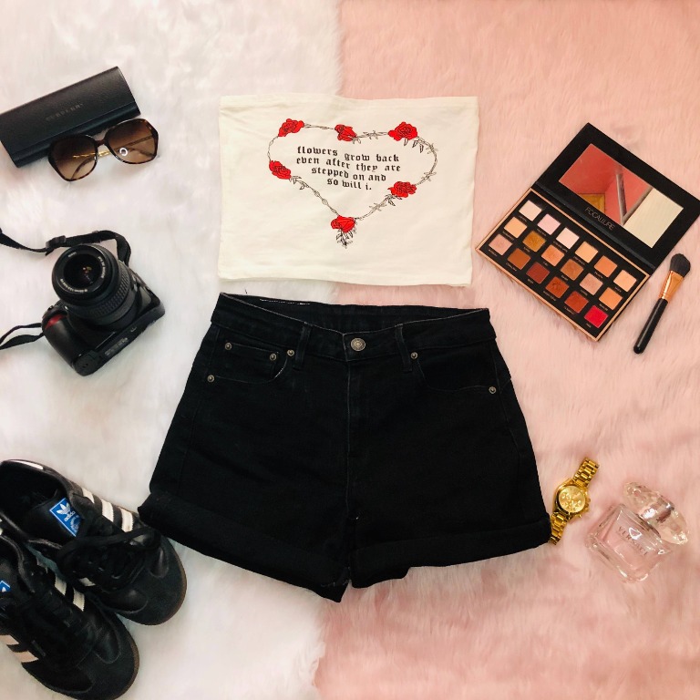 Baddie Tube Croptop, Women's Fashion, Tops, Others Tops on Carousell