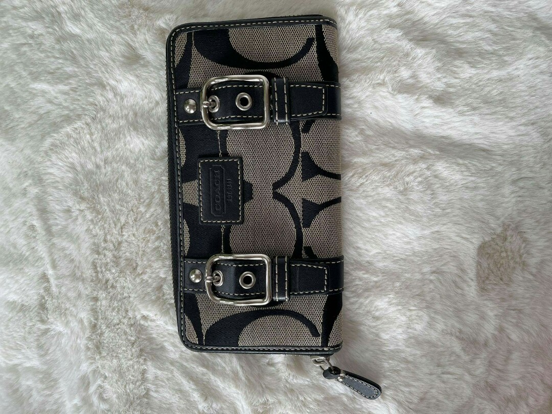 Coach original wallet, Luxury, Bags & Wallets on Carousell