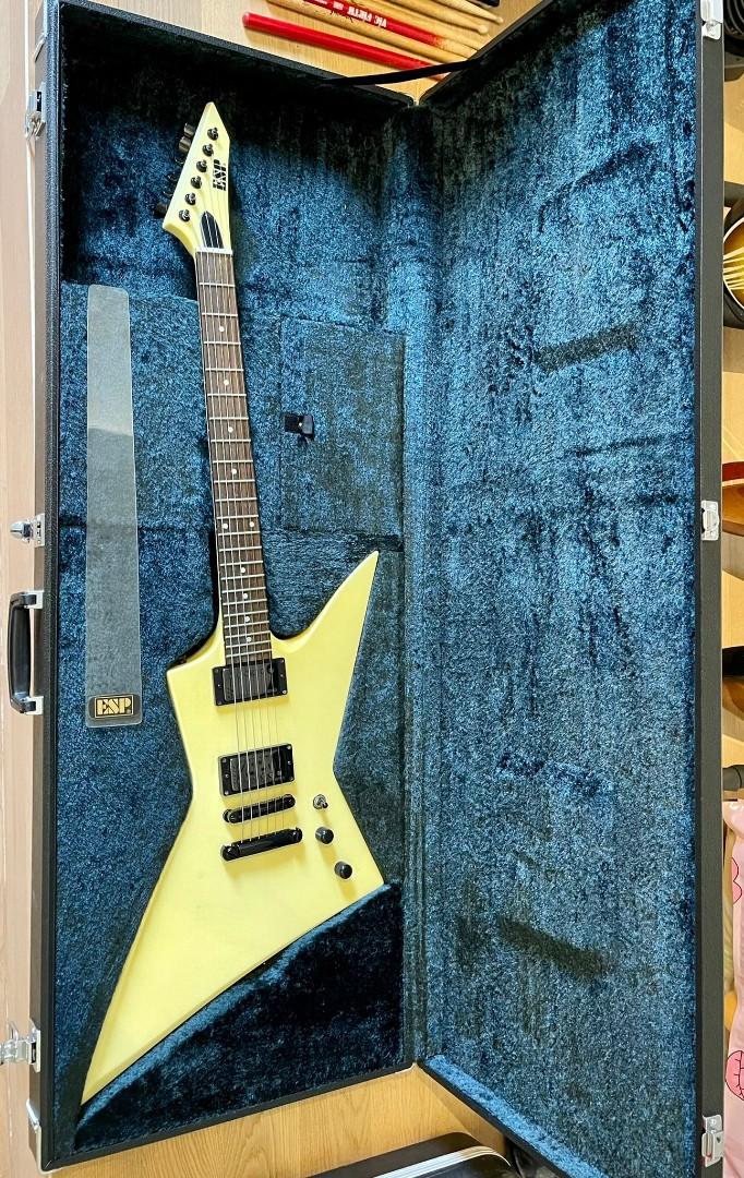 ESP (Standard Series) Explorer, Hobbies & Toys, Music & Media, Musical ...