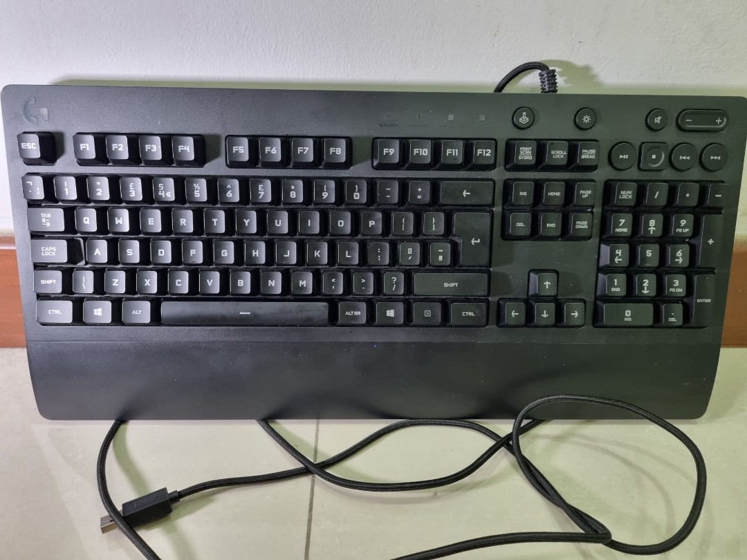 Logitec Keyboard Computers And Tech Parts And Accessories Computer