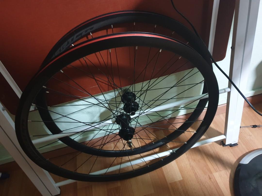 Merida CW expert wheelset 700c, Sports Equipment, Bicycles & Parts ...