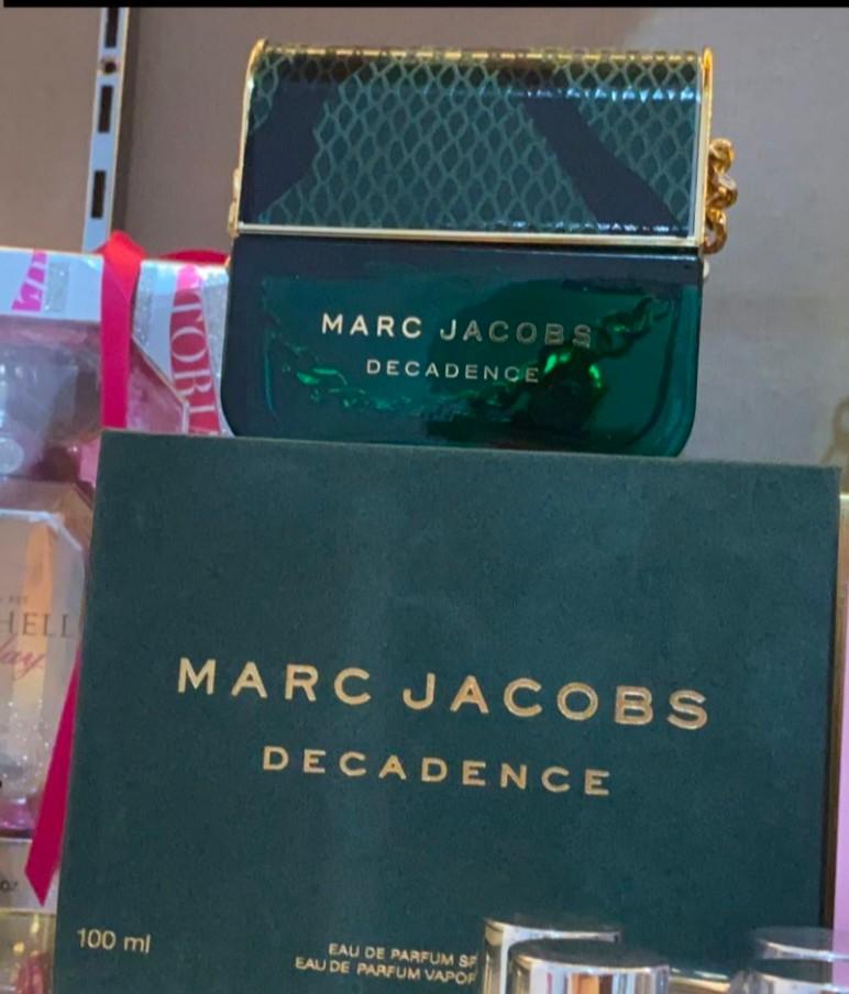 Parfum mj hijau bludru box, Kesehatan & Kecantikan, Parfum, Kuku ...