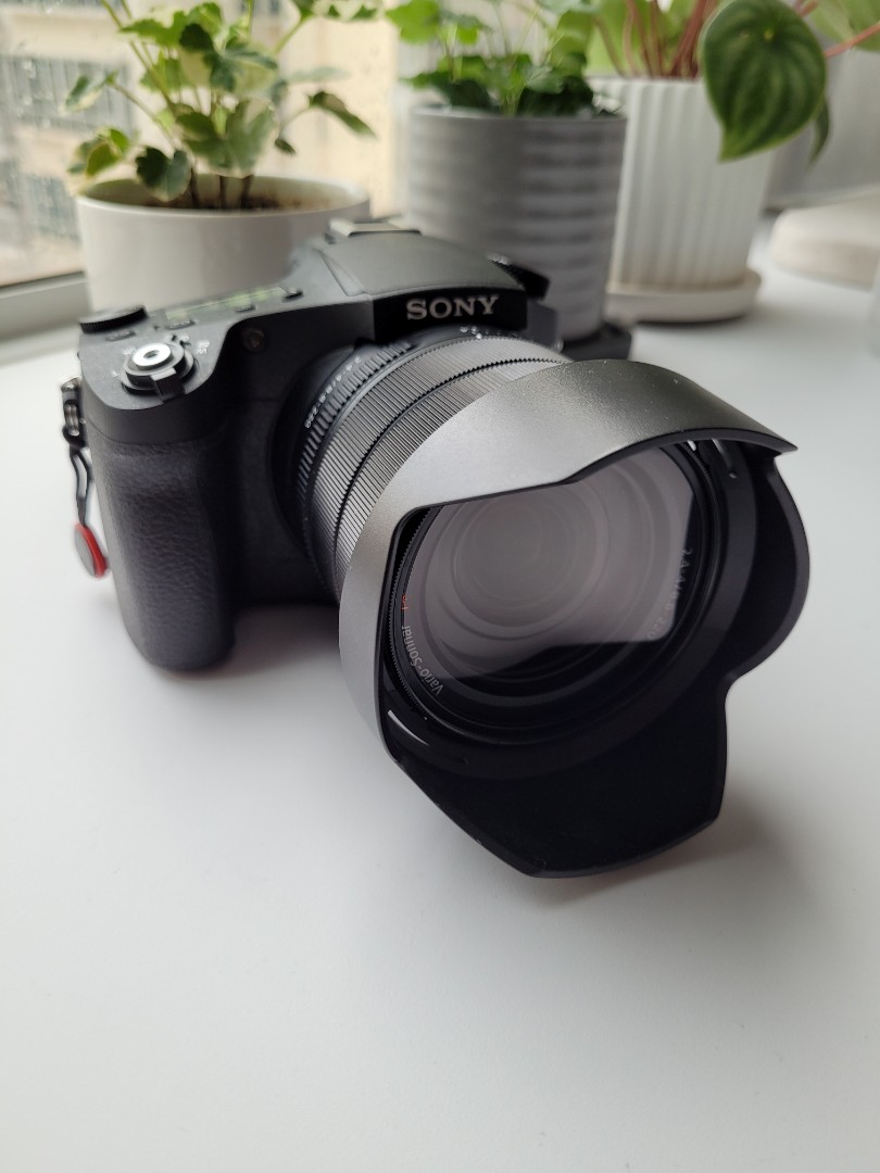 Sony RX10 mk4 (31mar21), Photography, Cameras on Carousell