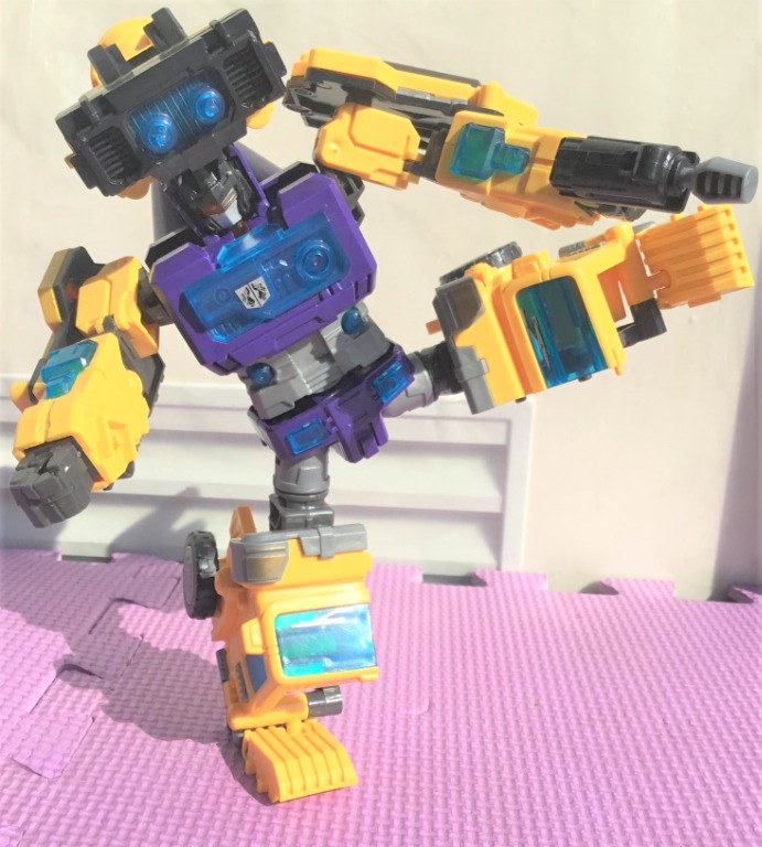 Transformers Mixmaster combines to become DEVASTATOR, Hobbies & Toys ...