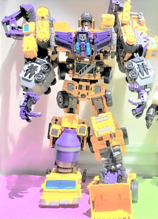 Transformers Mixmaster combines to become DEVASTATOR, Hobbies & Toys ...