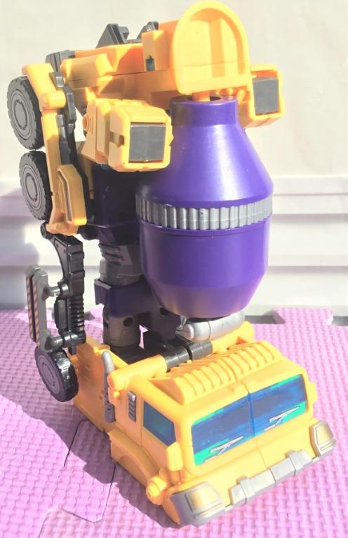 Transformers Mixmaster combines to become DEVASTATOR, Hobbies & Toys ...