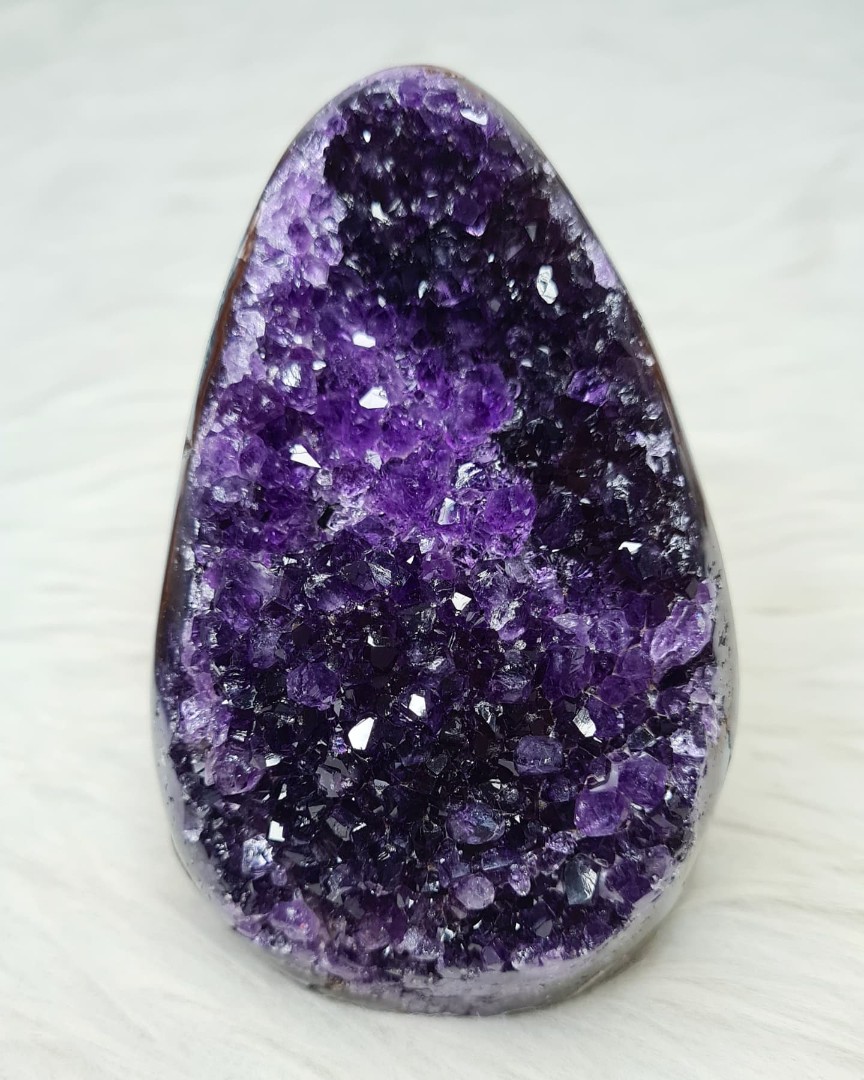 Unique ESP Grade Uruguay Amethyst Geode, Women's Fashion, Jewelry ...