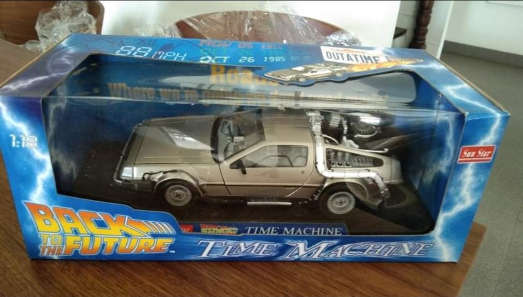 1:18 die cast Delorean Back to the Future, Hobbies & Toys, Toys & Games ...