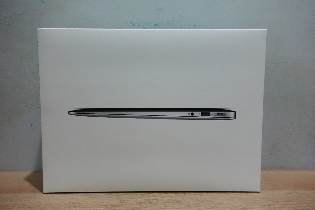 13" Macbook Air 2017 Model Box and Power Adapter, Computers & Tech ...