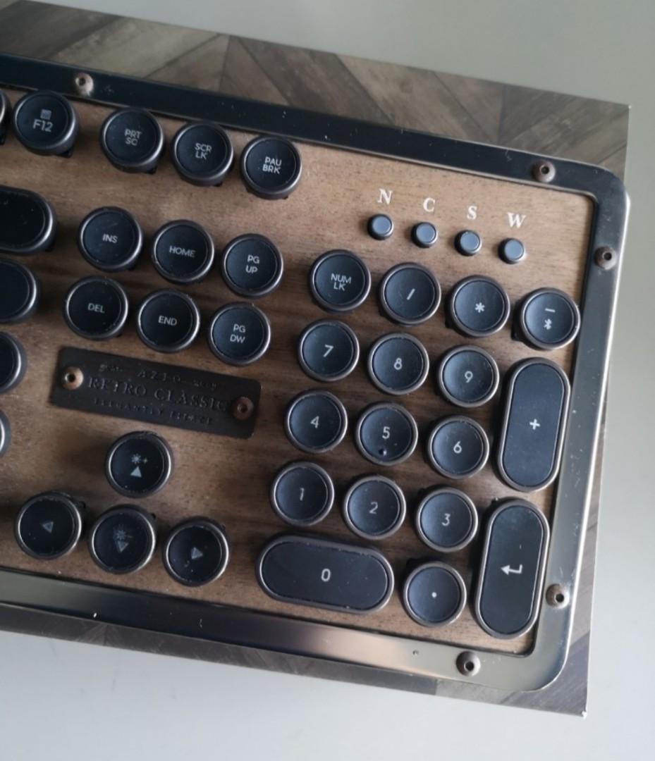 Azio Retro Classic Bluetooth (Elwood) - Luxury Vintage Backlit ...