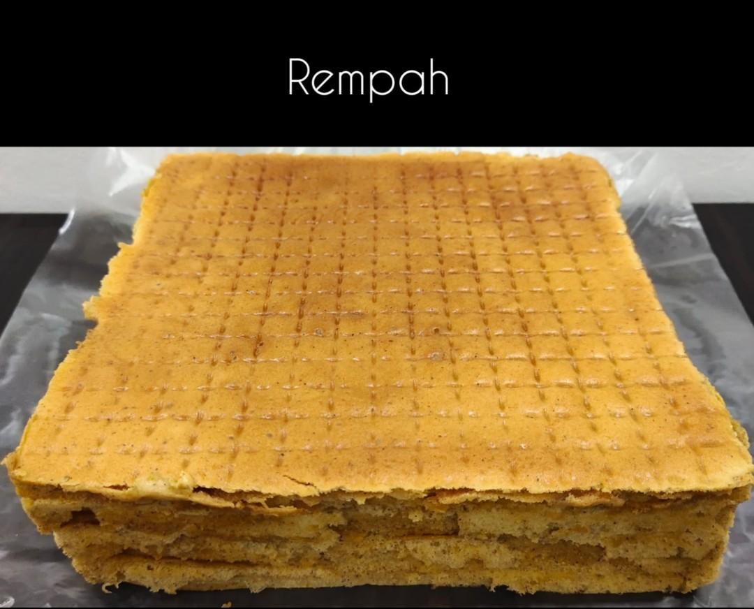 Batam Layer cake, Food & Drinks, Other Food & Drinks on Carousell