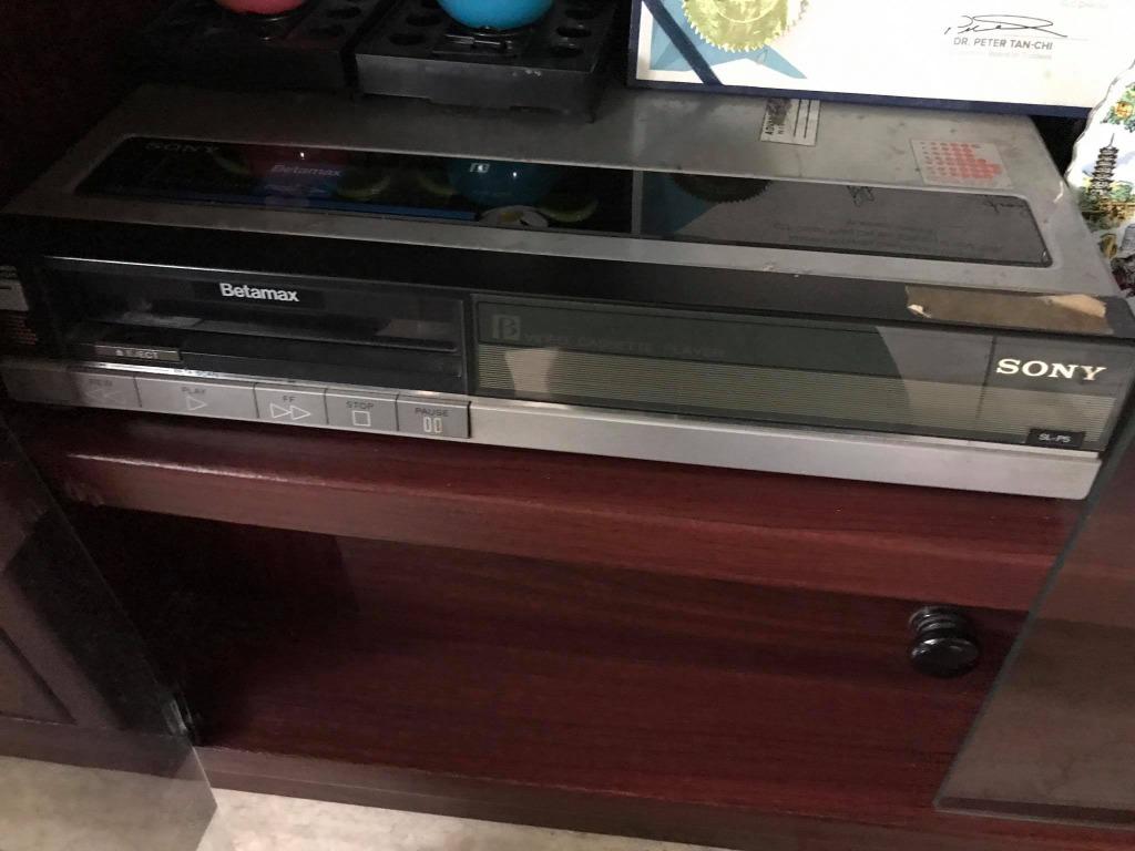 Classic/Classic Sony Betamax Player + JVC VHS Player (with Free ...