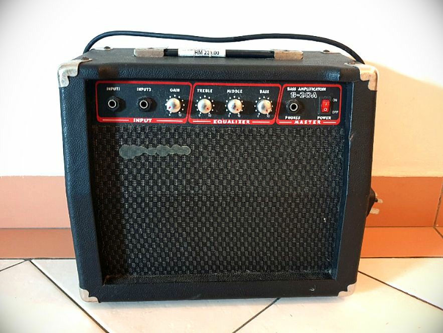 (CLEARANCE) 20W Bass Amplifier from e-wave, Hobbies & Toys, Music ...