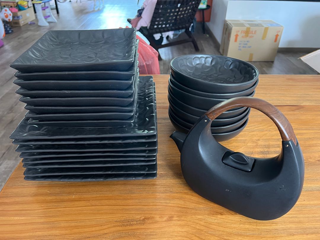 Kitchenware display set, Furniture & Home Living, Kitchenware ...