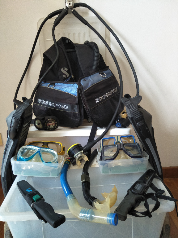 ScubaPro Dive Kit (jacket, DV, fins, knives, googles, booties, gloves ...
