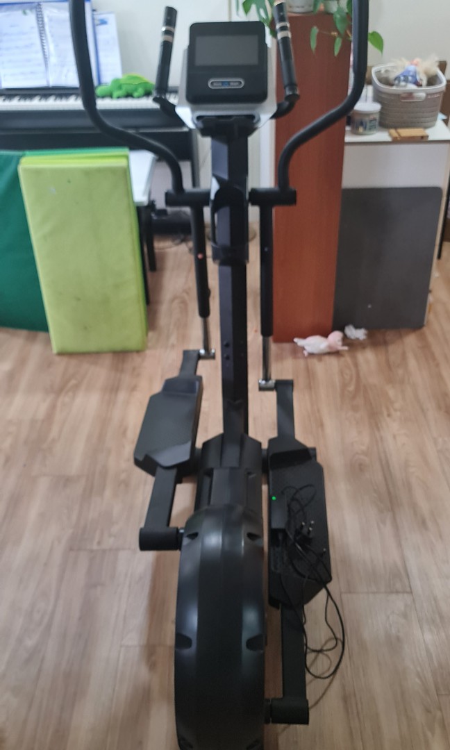 Sportop E80 Elliptical machine, Sports Equipment, Exercise & Fitness ...