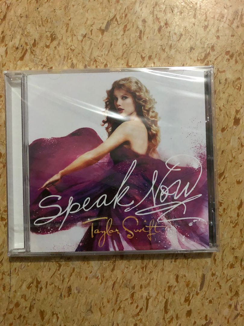 Taylor swift, Hobbies & Toys, Music & Media, CDs & DVDs on Carousell