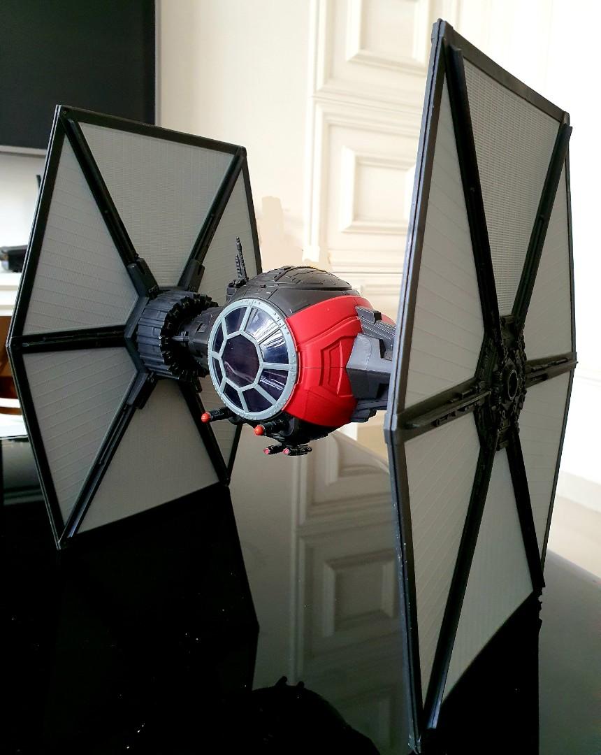 TIE FIGHTER with 2 x vintage 1995 Tie Fighter Pilots Star Wars Action ...