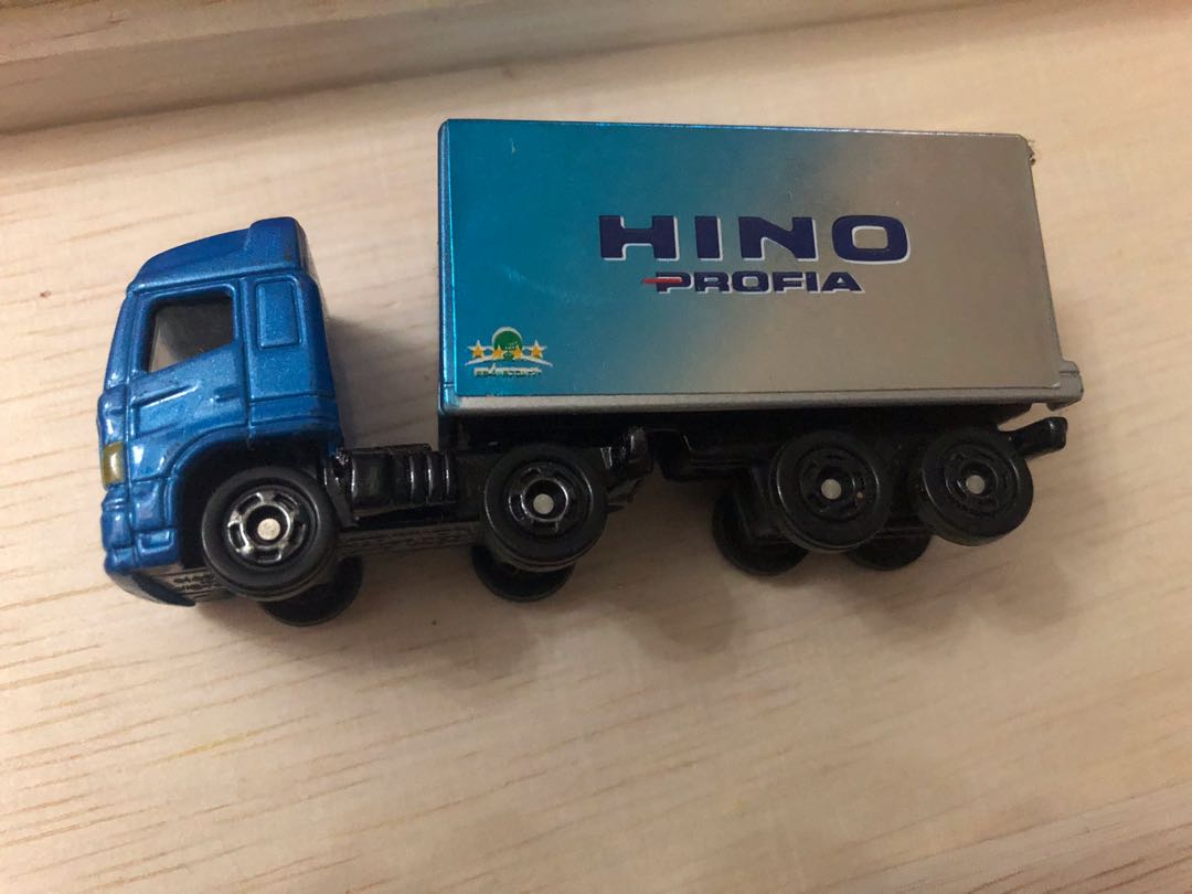Tomica No.77 日野 HINO PROFIA 貨櫃車, 書籍、休閒與玩具, 玩具、公仔、桌遊在旋轉拍賣