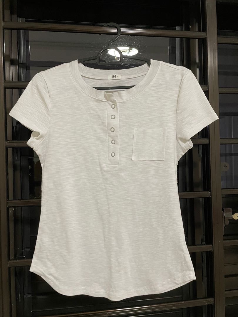 Trendy short top, Women's Fashion, Tops, Shirts on Carousell