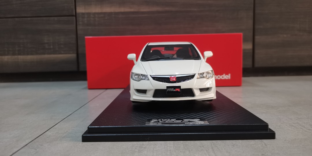 1/18 Onemodel Honda Civic Type-R FD2R (White), Everything Else on Carousell