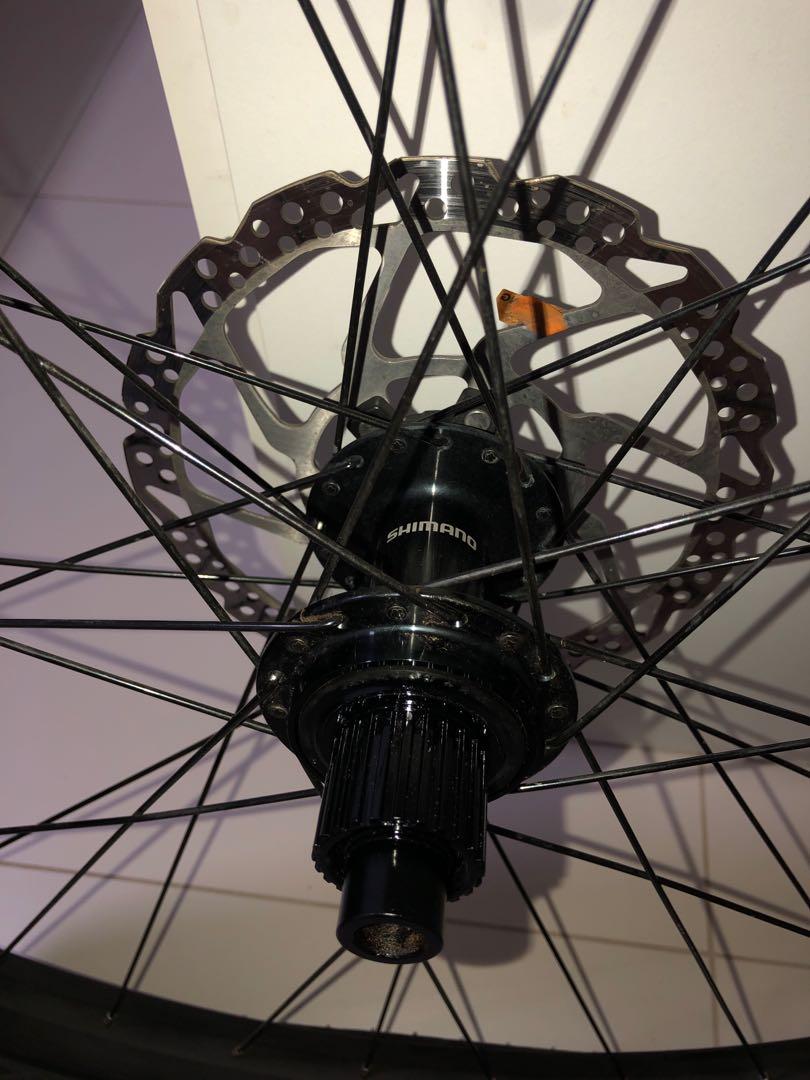 29' Entity XL2 wheelset rim with Shimano disc brakes & Schwalbe Hans ...