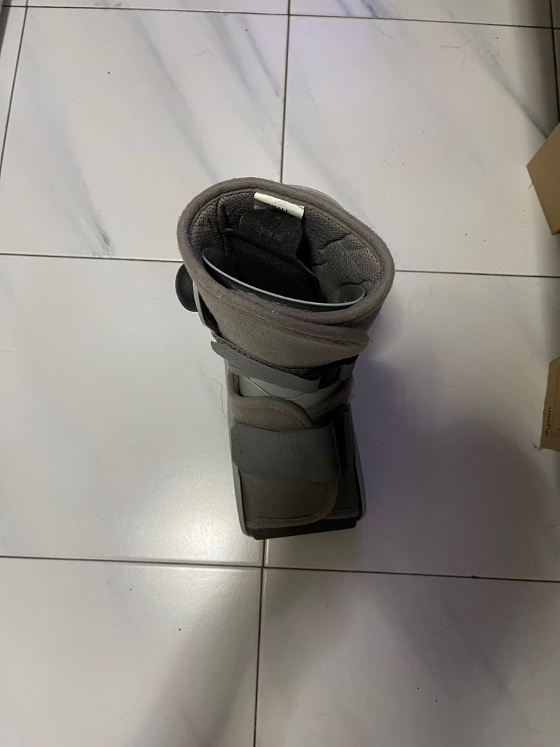 boot cast 50$, Health & Nutrition, Assistive & Rehabilatory Aids, Other ...