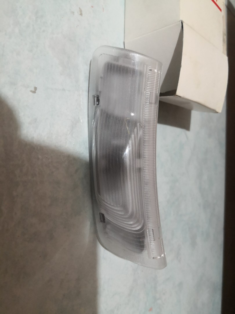 Canter step lamp (original), Car Accessories, Accessories on Carousell