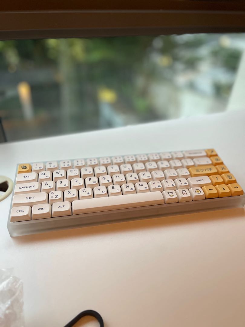 Customised Mechanical Keyboard Tofu65 + Alpacas + Honey Milk Keycaps ...