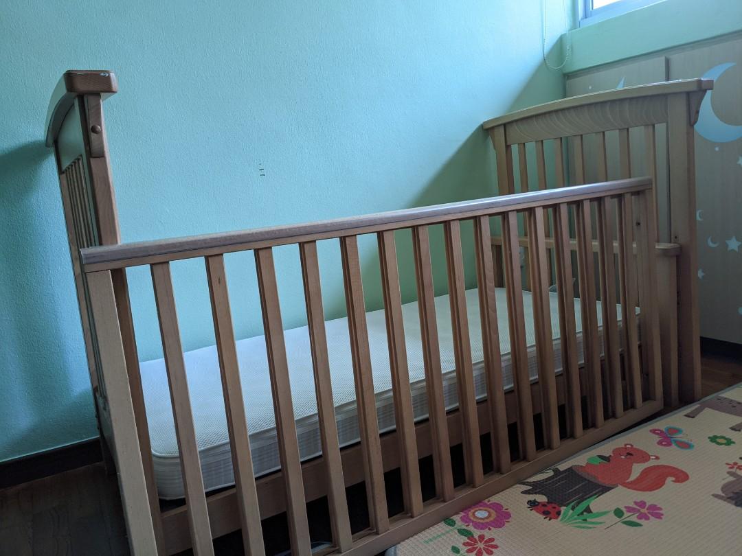 FREE cot/ toddler bed, Babies & Kids, Baby Nursery & Kids Furniture ...