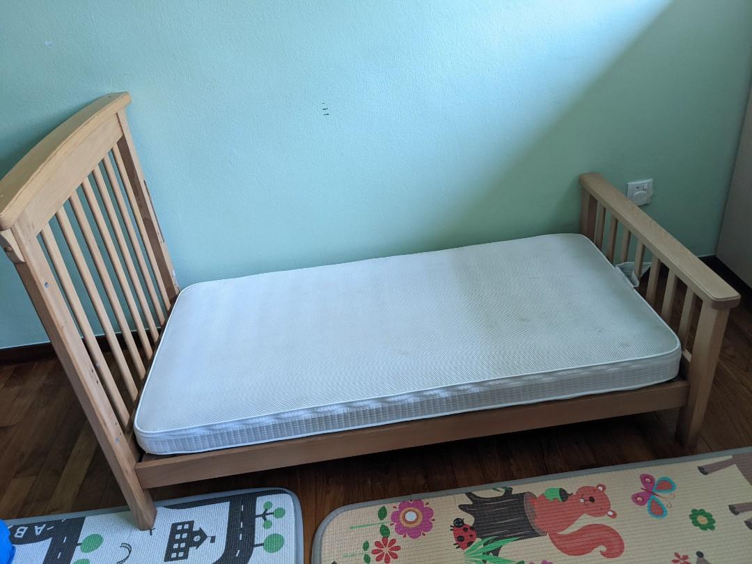 FREE cot/ toddler bed, Babies & Kids, Baby Nursery & Kids Furniture ...