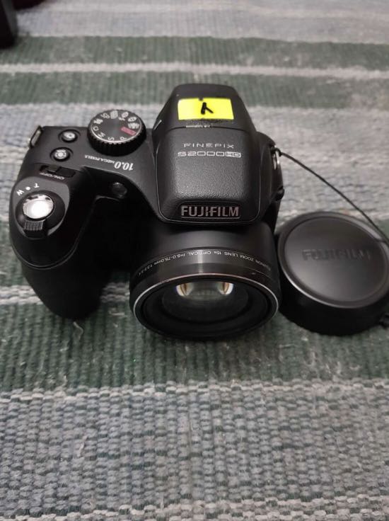 FUJIFILM FINEPIX S2000, Photography, Cameras on Carousell