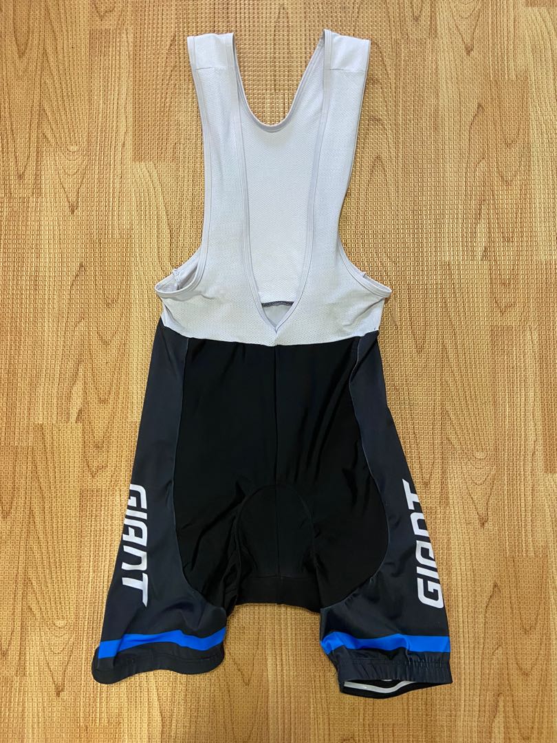 Giant Bibs, Men's Fashion, Activewear on Carousell