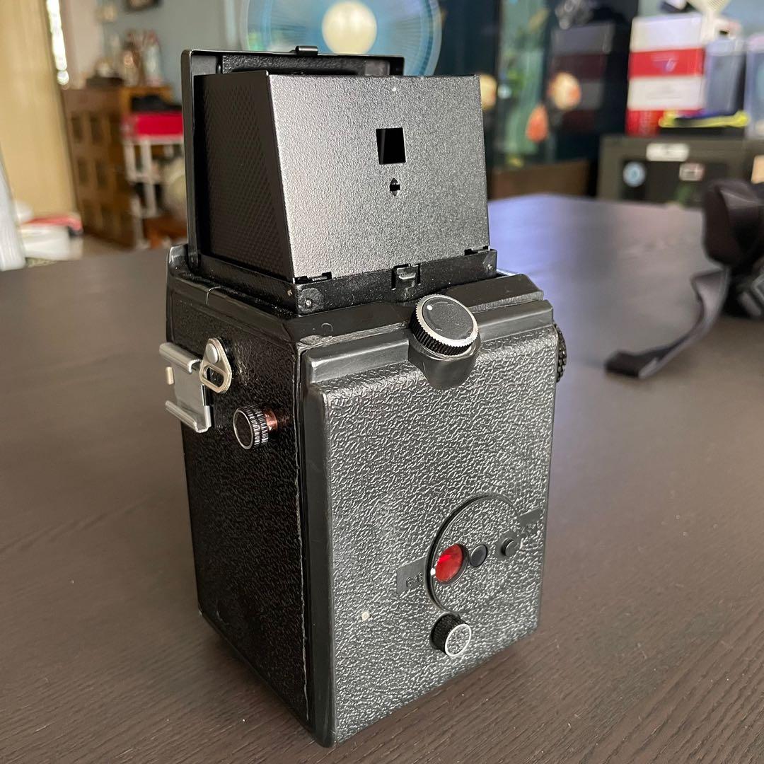 Lomo Lubitel Universal 166 TLR, Photography, Cameras on Carousell