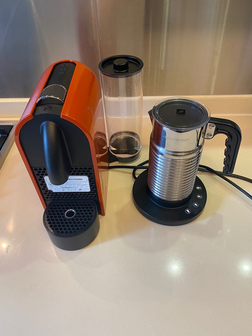 Nespresso coffee machine/foam maker, 傢俬＆家居, 廚具和餐具, 茶具配件 - Carousell