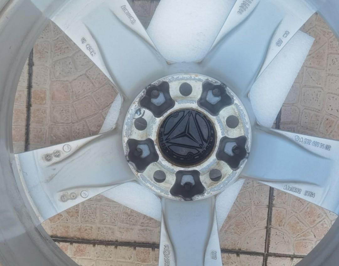 Original Mercedes 18" Staggered Rims Wheels A2124011302 A2124011402 ...
