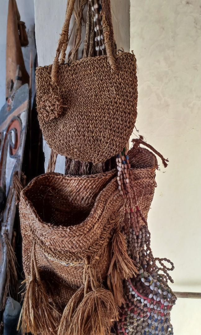 Patung Asmat (Patung asli dari papua) Dan kerajinan kayu papua lainnya ...