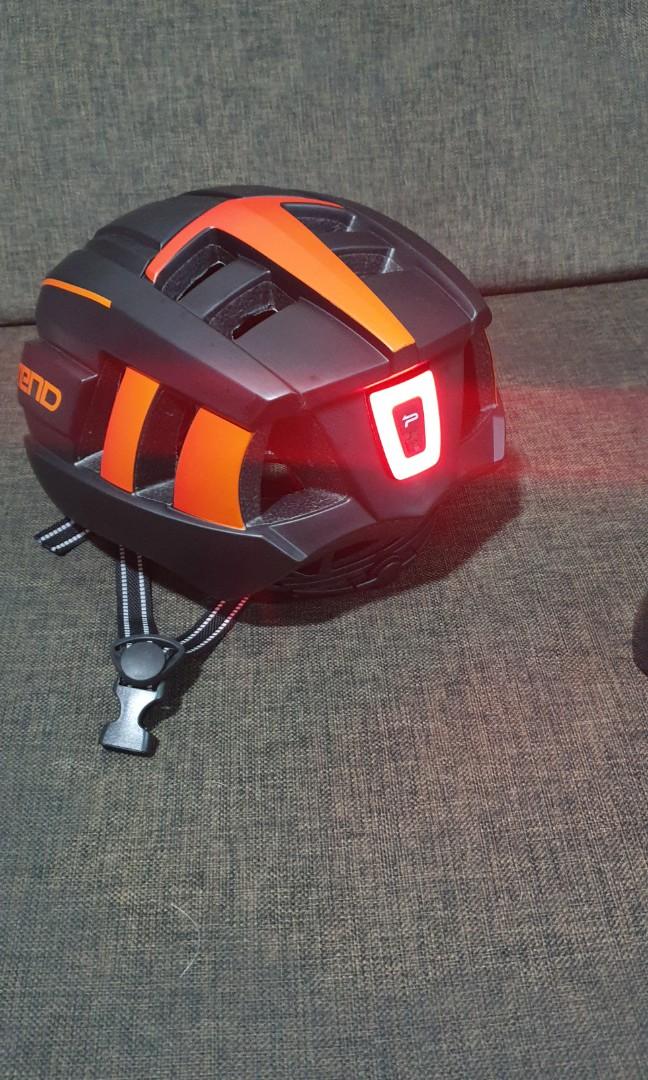 Promend helmet with magnetic visor and chargeble rear lights, Sports ...