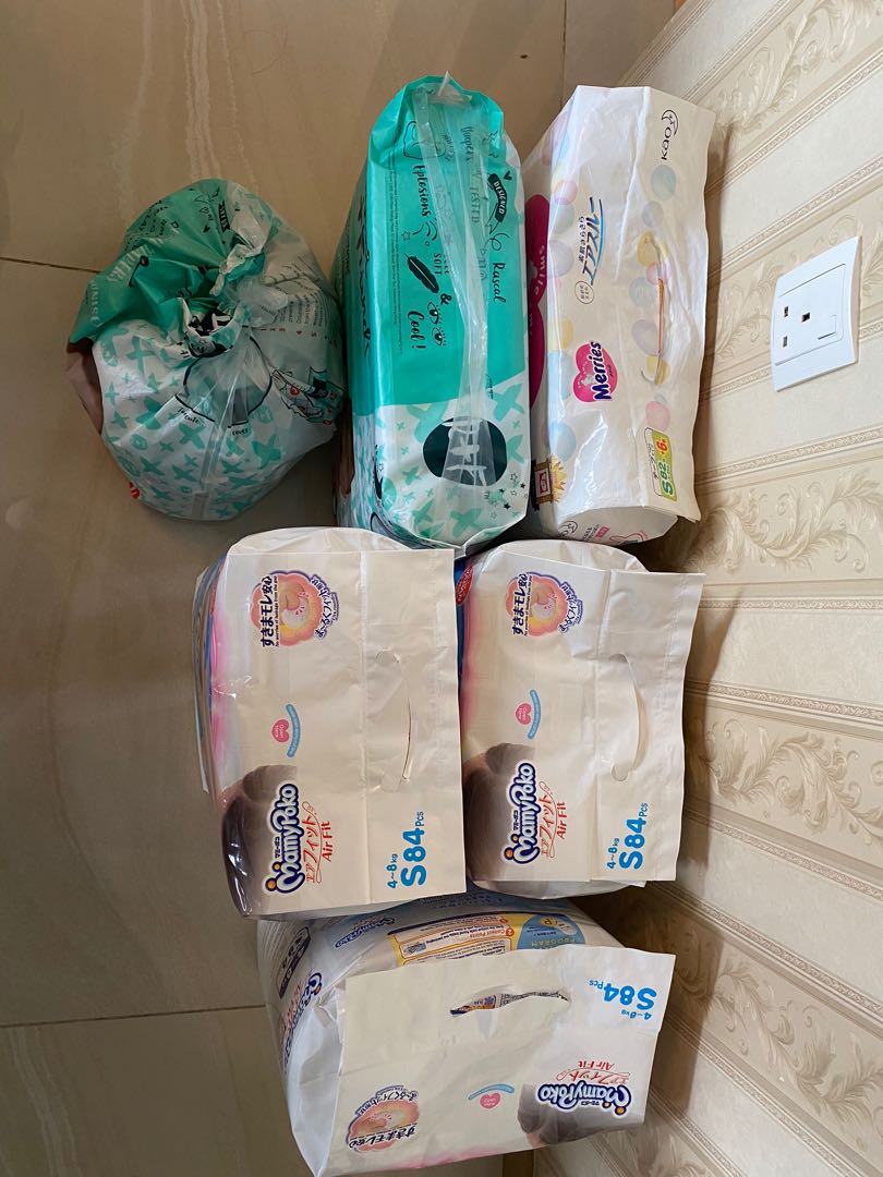 S SIZE DIAPERS BUNDLE PACK (5 packets diapers), Babies & Kids, Bathing ...