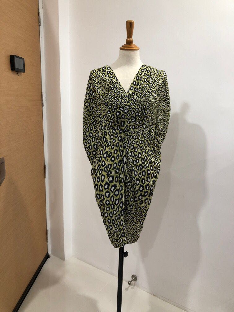 Silk Printer dress, Women's Fashion, Dresses & Sets, Dresses on Carousell