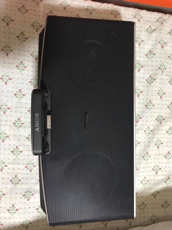Sony Ipod Duct Station, Audio, Portable Audio Accessories on Carousell