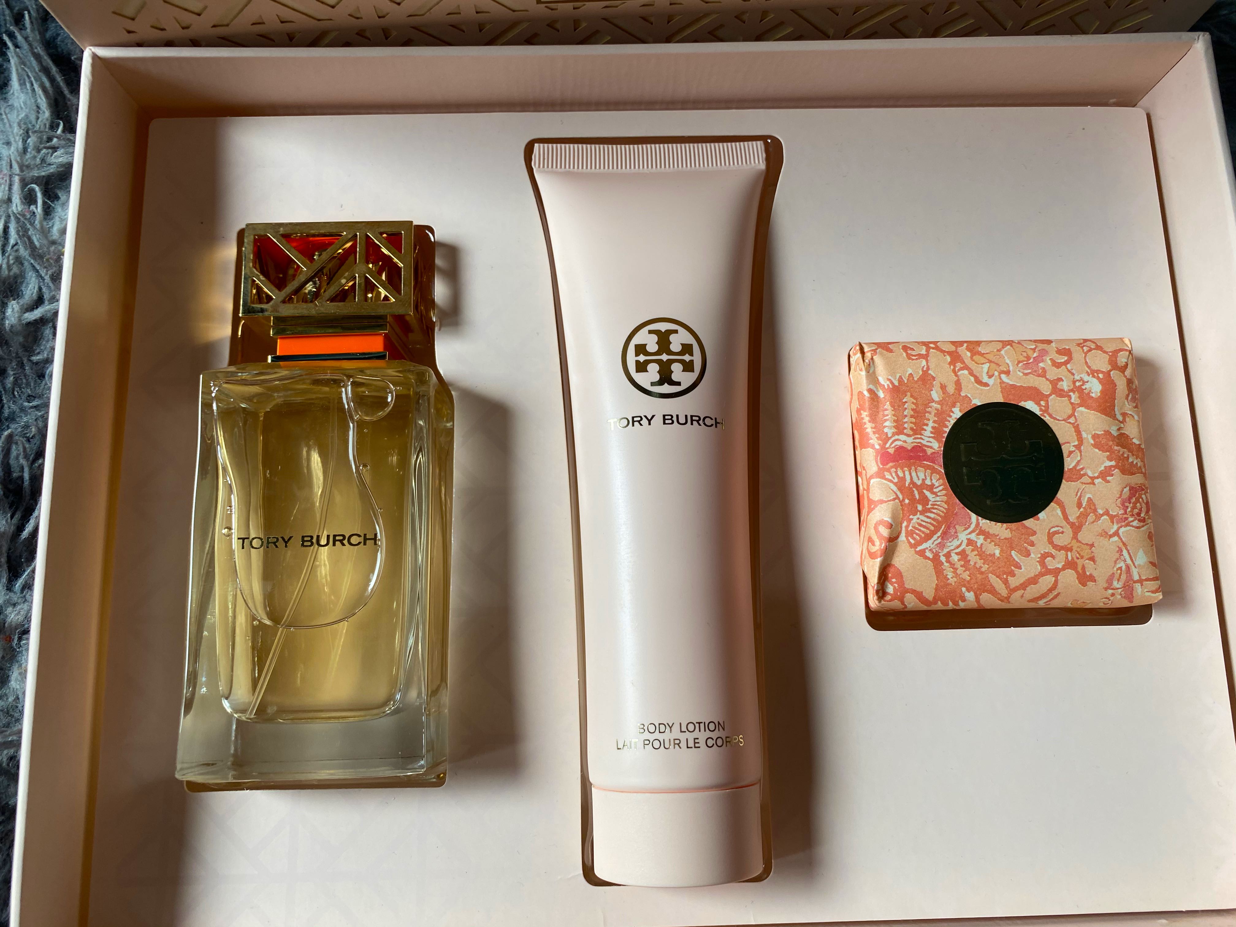 Tory burch gift set, Beauty & Personal Care, Fragrance & Deodorants on ...