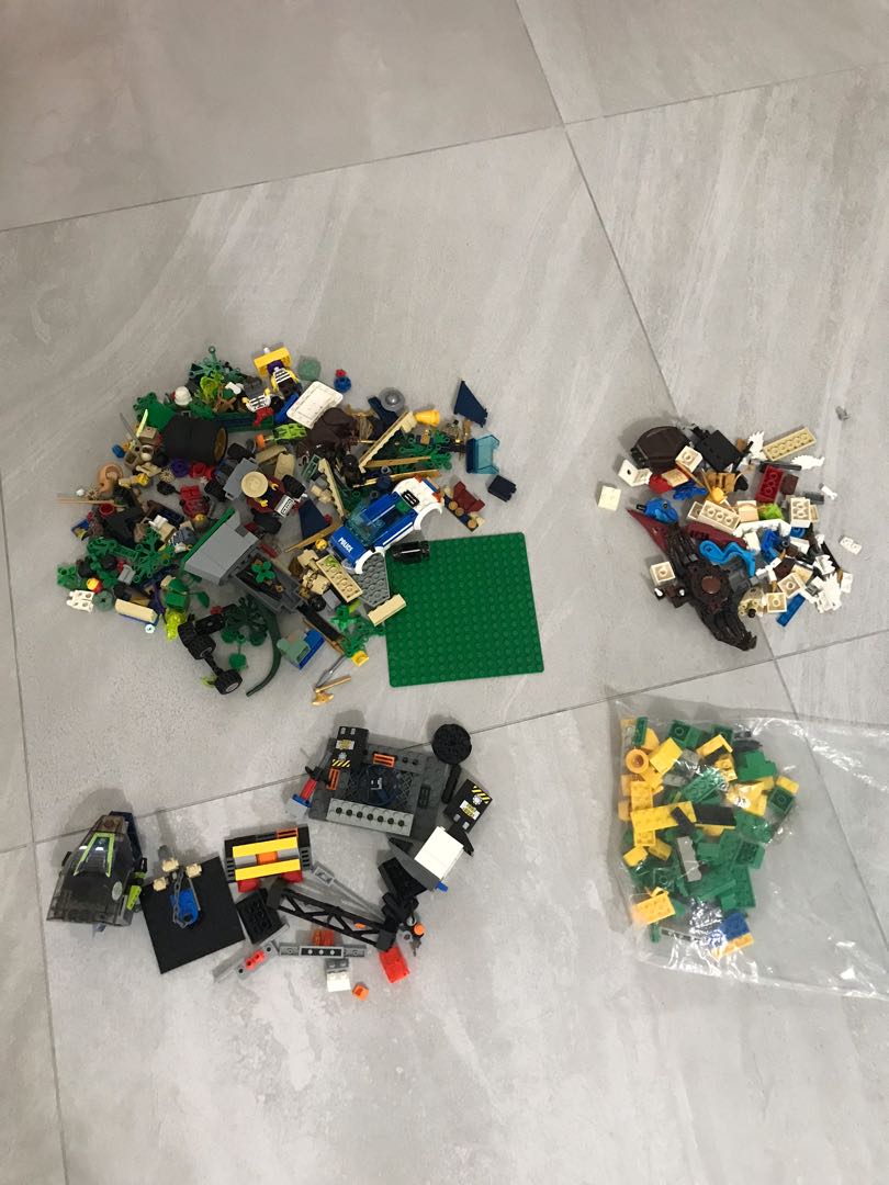 Assorted LEGO pieces, Hobbies & Toys, Toys & Games on Carousell